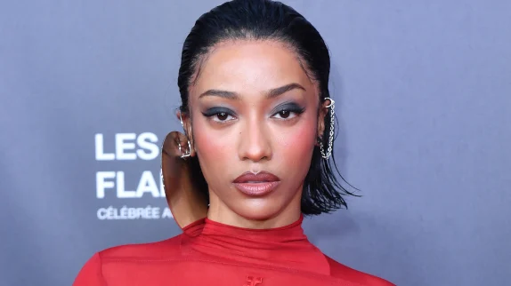 “Commando” : the “Jolie Garce” style or how Shay redefines femininity ...